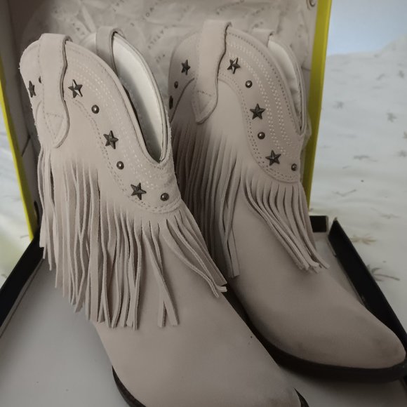 Very Volatile | Shoes | Very Volatile Cowgirl Boots Suede Fringed And ...